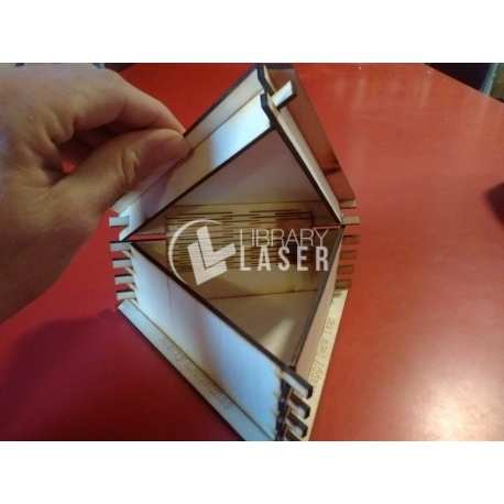 Triangular box for laser cutting